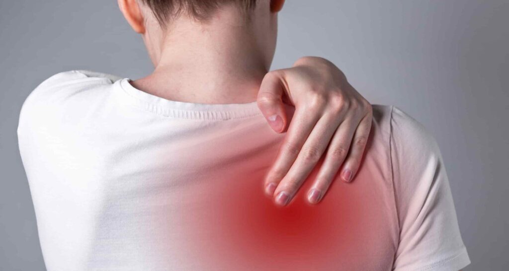 Dor na escápula: O que fazer? Qual o tratamento? - ITC Vertebral