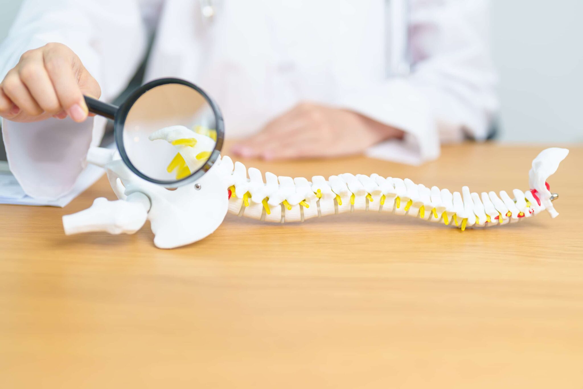 Fratura no Cóccix: qual o tratamento? Precisa de cirurgia? - ITC Vertebral