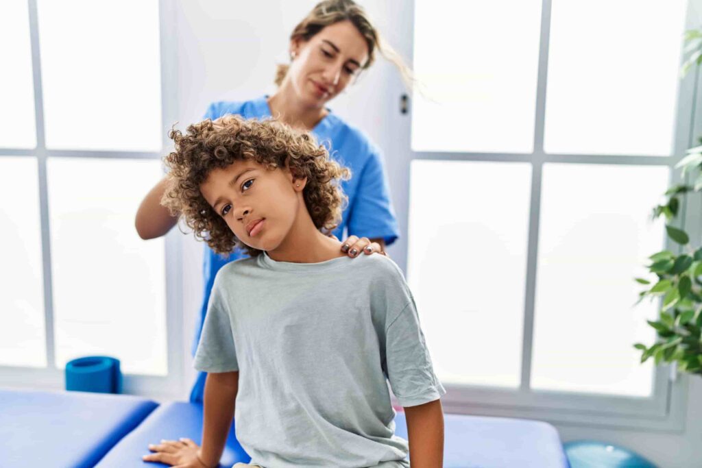 Torcicolo em criança é normal? - ITC Vertebral