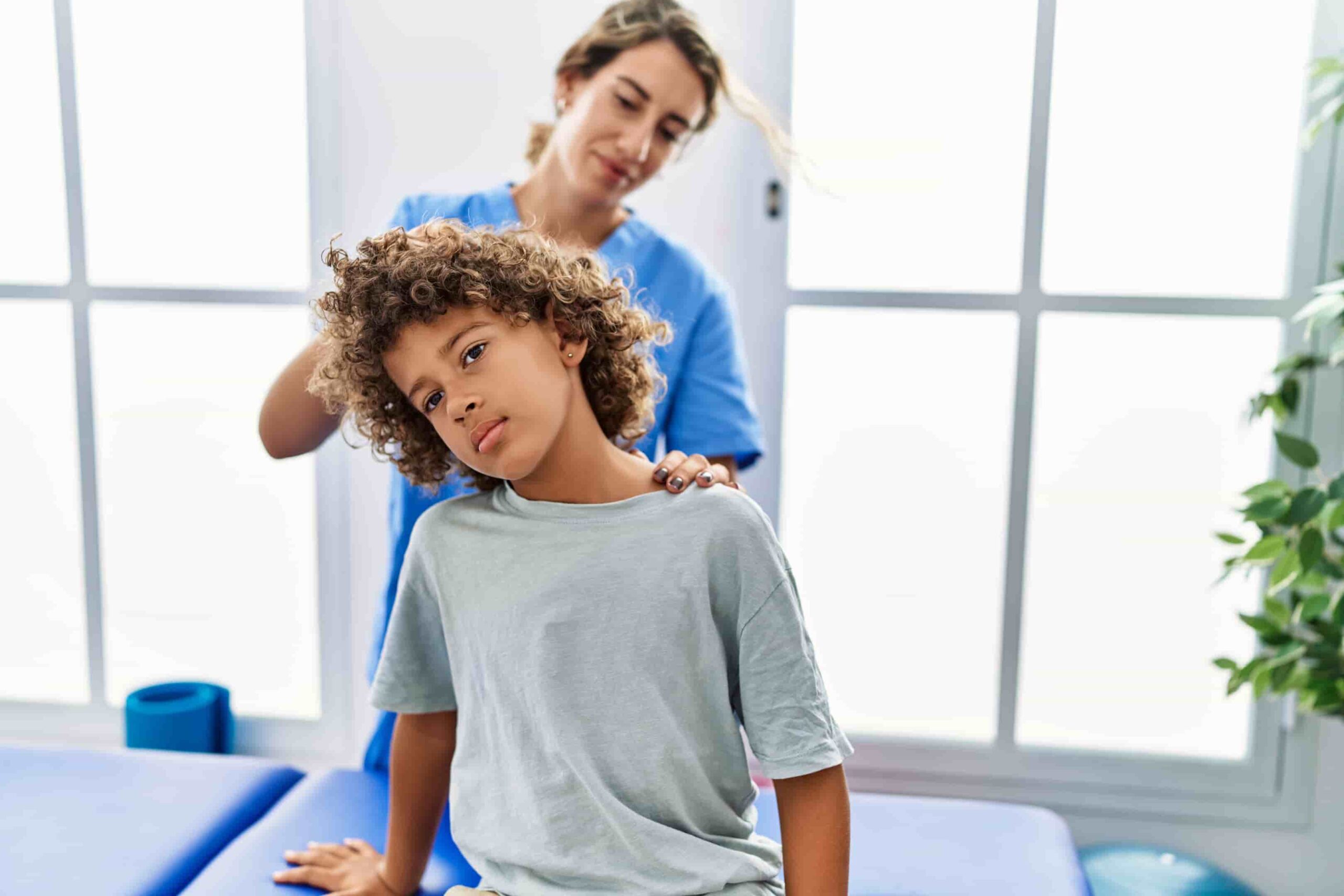 Torcicolo em criança é normal? - ITC Vertebral