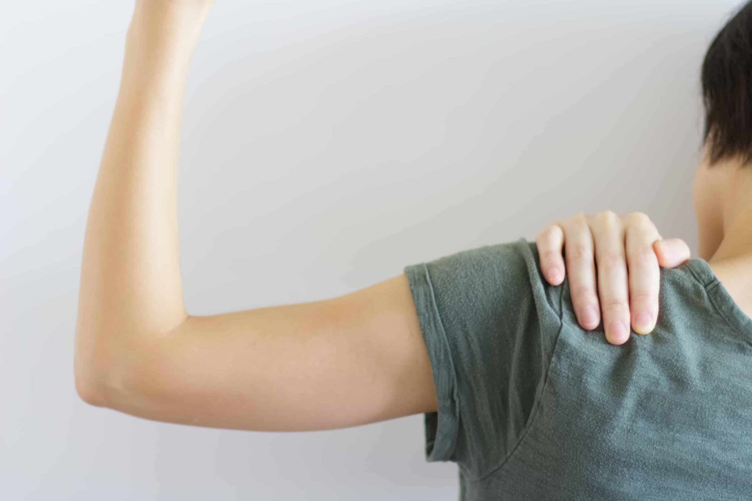 Capsulite adesiva: o que é, sintomas, causas, exercícios e tratamento ...