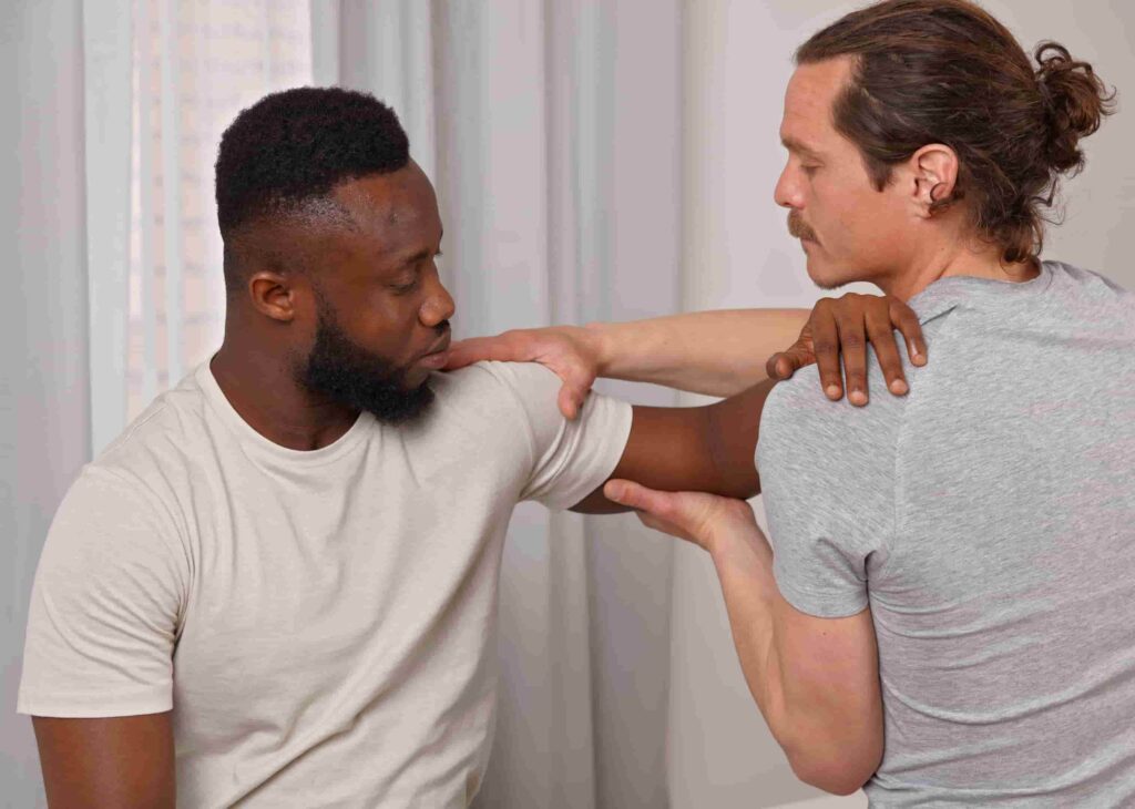 Capsulite adesiva: o que é, sintomas, causas, exercícios e tratamento ...