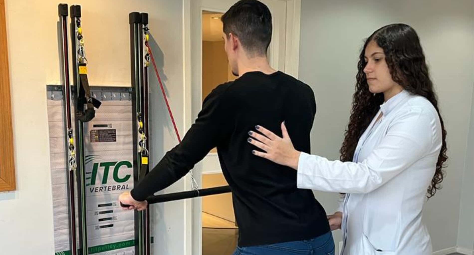 Como fazer teste de Adams para escoliose? - ITC Vertebral