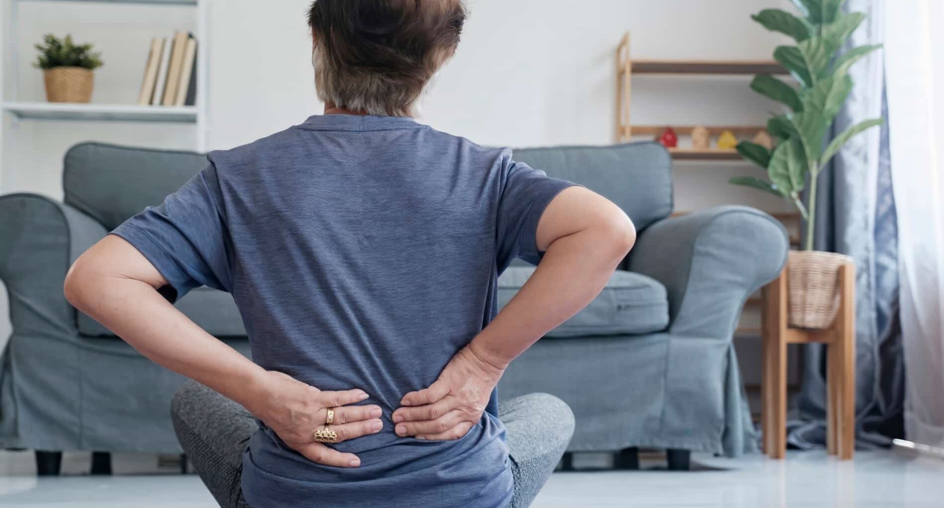 Estiramento lombar: quando devo procurar um especialista? - ITC Vertebral